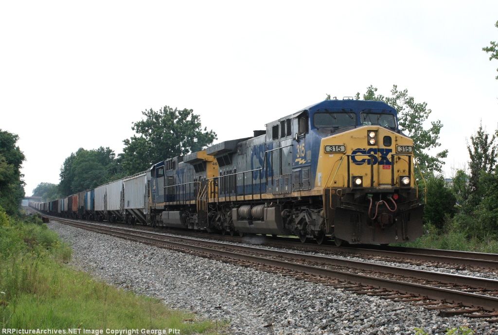 CSX 315 and train K530